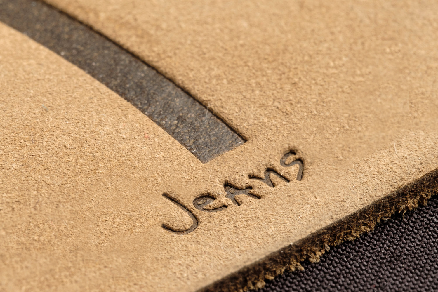 Incisione pelle stampa caldo cuoio produzione accessori lavorazioni moda