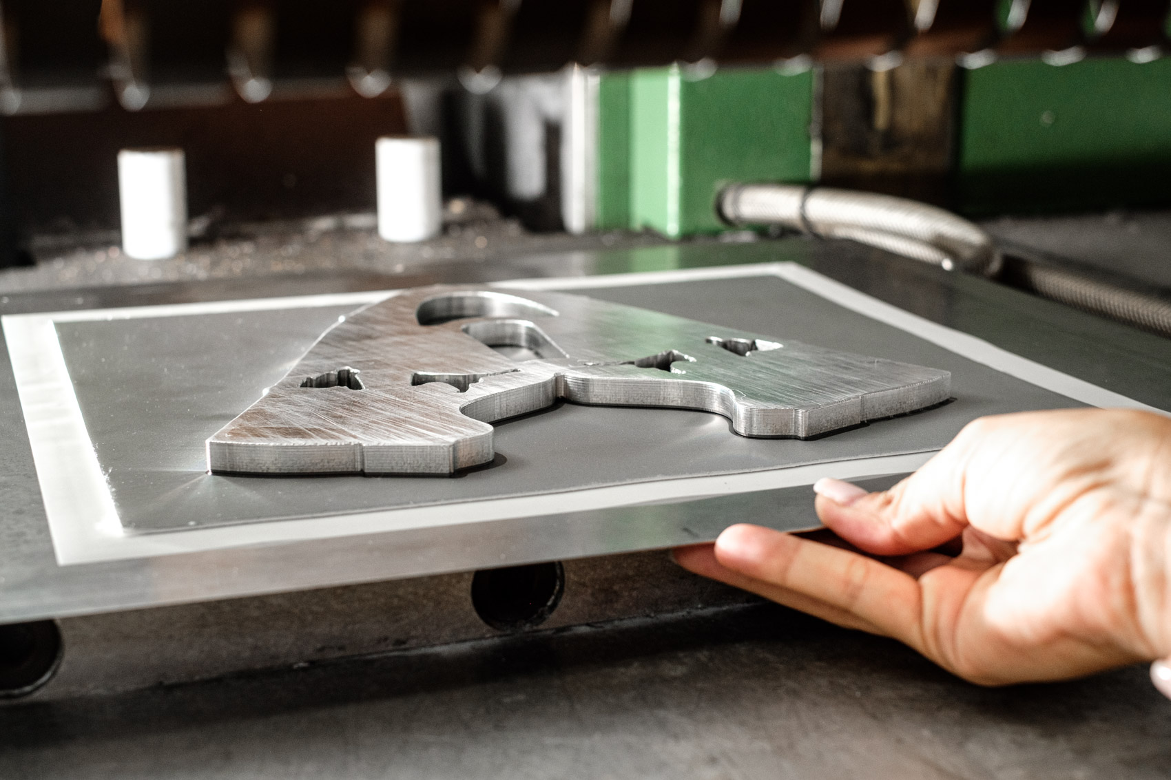 Incisione alta frequenza pelle applicazione materiali alta frequenza ...